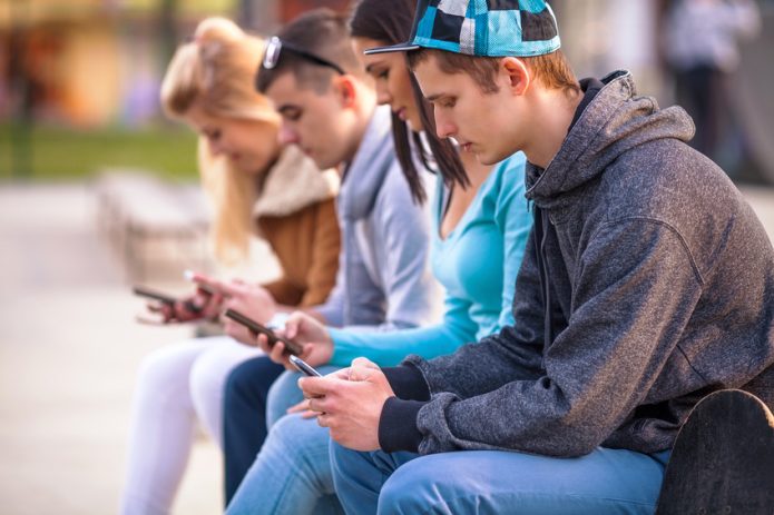 Teenagers Using Mobile Phones | Healthy Headlines